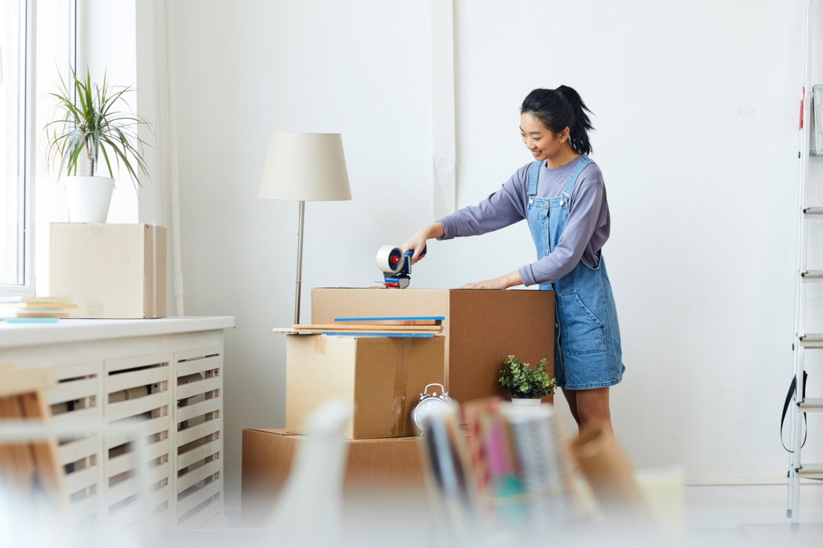 What Should I Pack First When Packing A House?